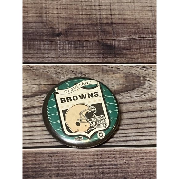NFL | Accessories | Vintage Cleveland Browns Team Pinback Button ...